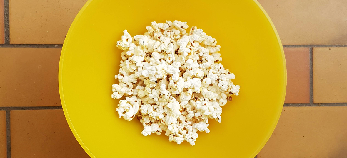 Slightly sweet homemade maple syrup popcorn